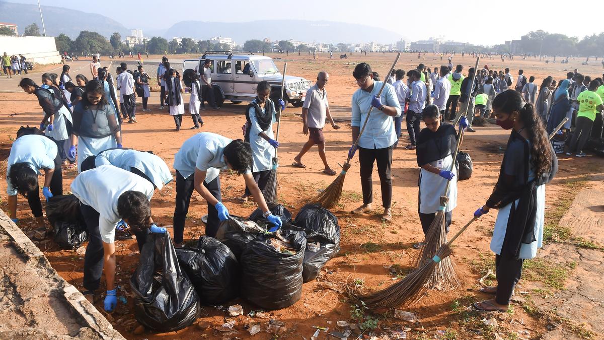 Visakhapatnam: NSS volunteers collect 5,000 kg waste in AU Engineering College Ground under ...